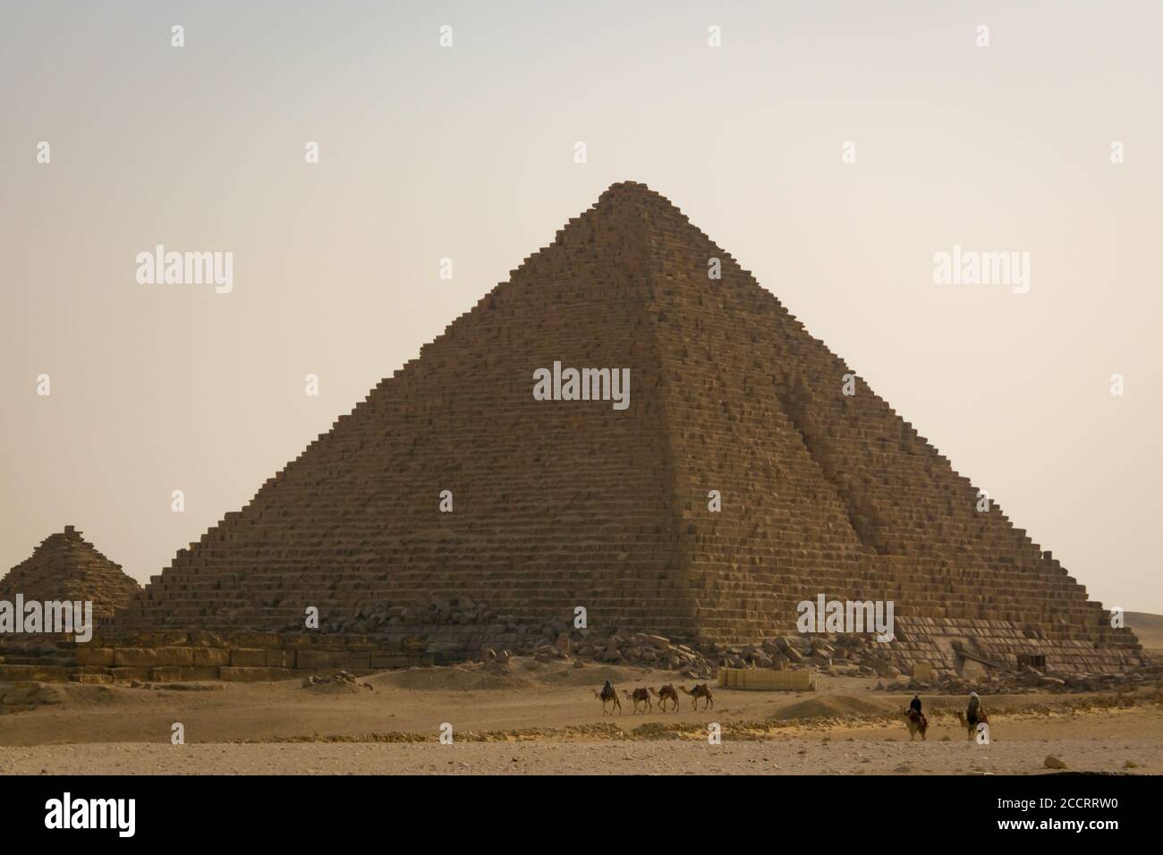 Pyramid of keops hi-res stock photography and images - Alamy