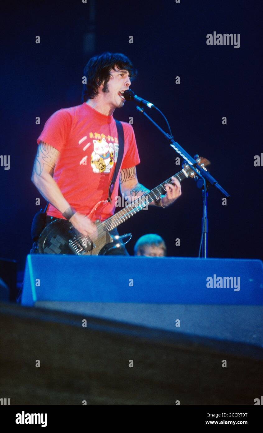 Foo Fighters at the Reading Festival 2002, Reading, Berkshire, England ...