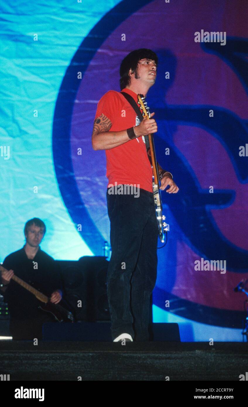 Foo Fighters at the Reading Festival 2002, Reading, Berkshire, England ...