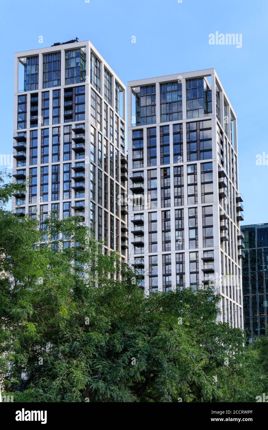 Residential tower block steel glass hi-res stock photography and images ...