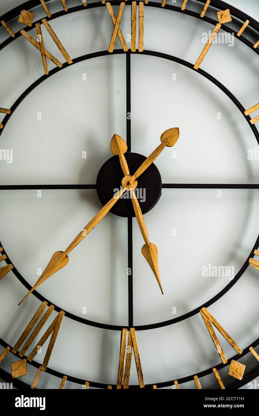 Wall clock movement hi-res stock photography and images - Alamy