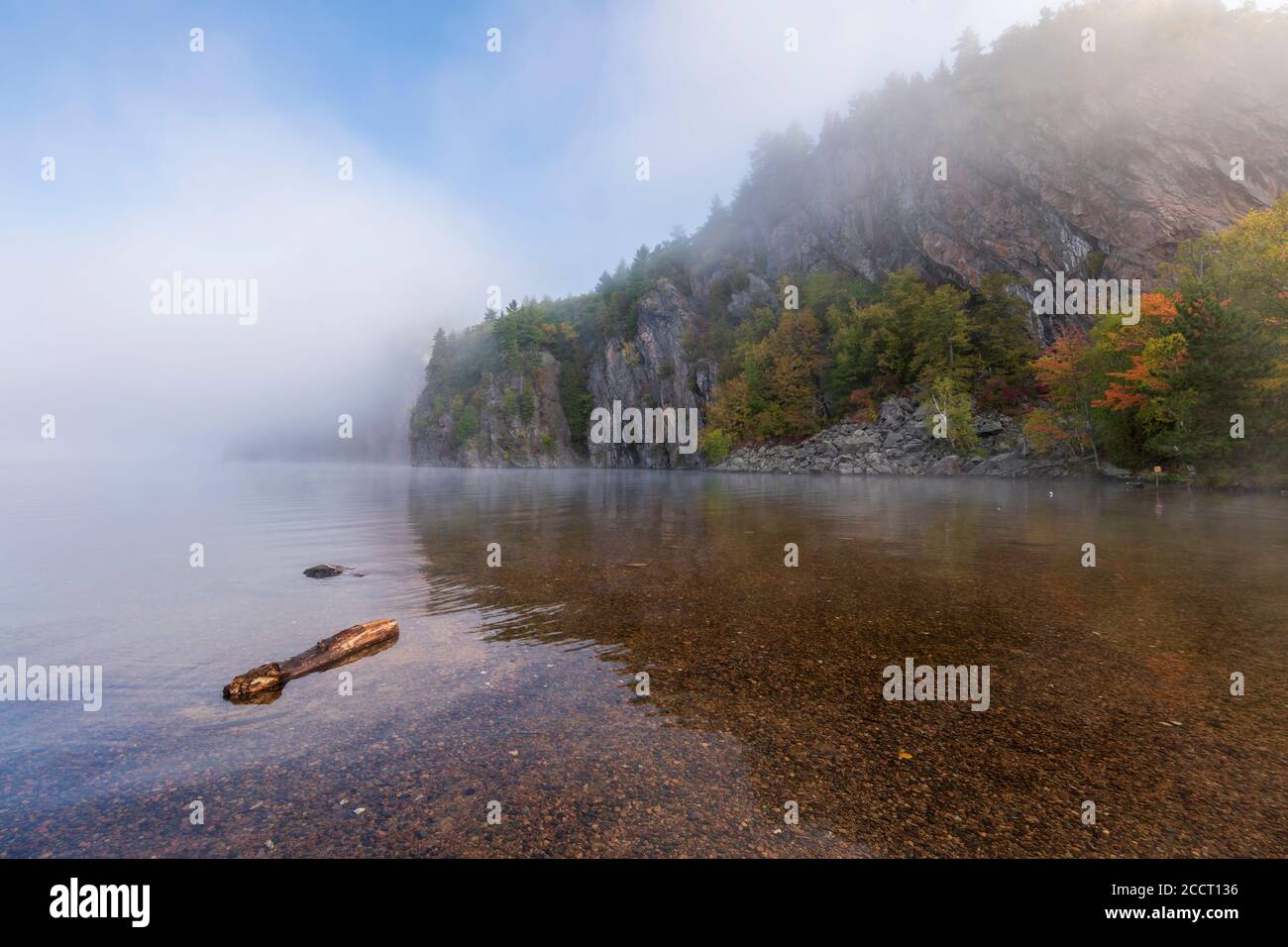 Echo lake and mist hi-res stock photography and images - Alamy