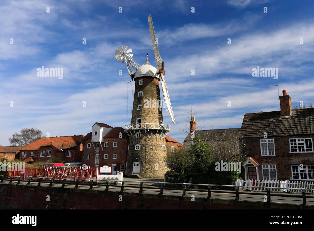 English windmill hi-res stock photography and images - Alamy