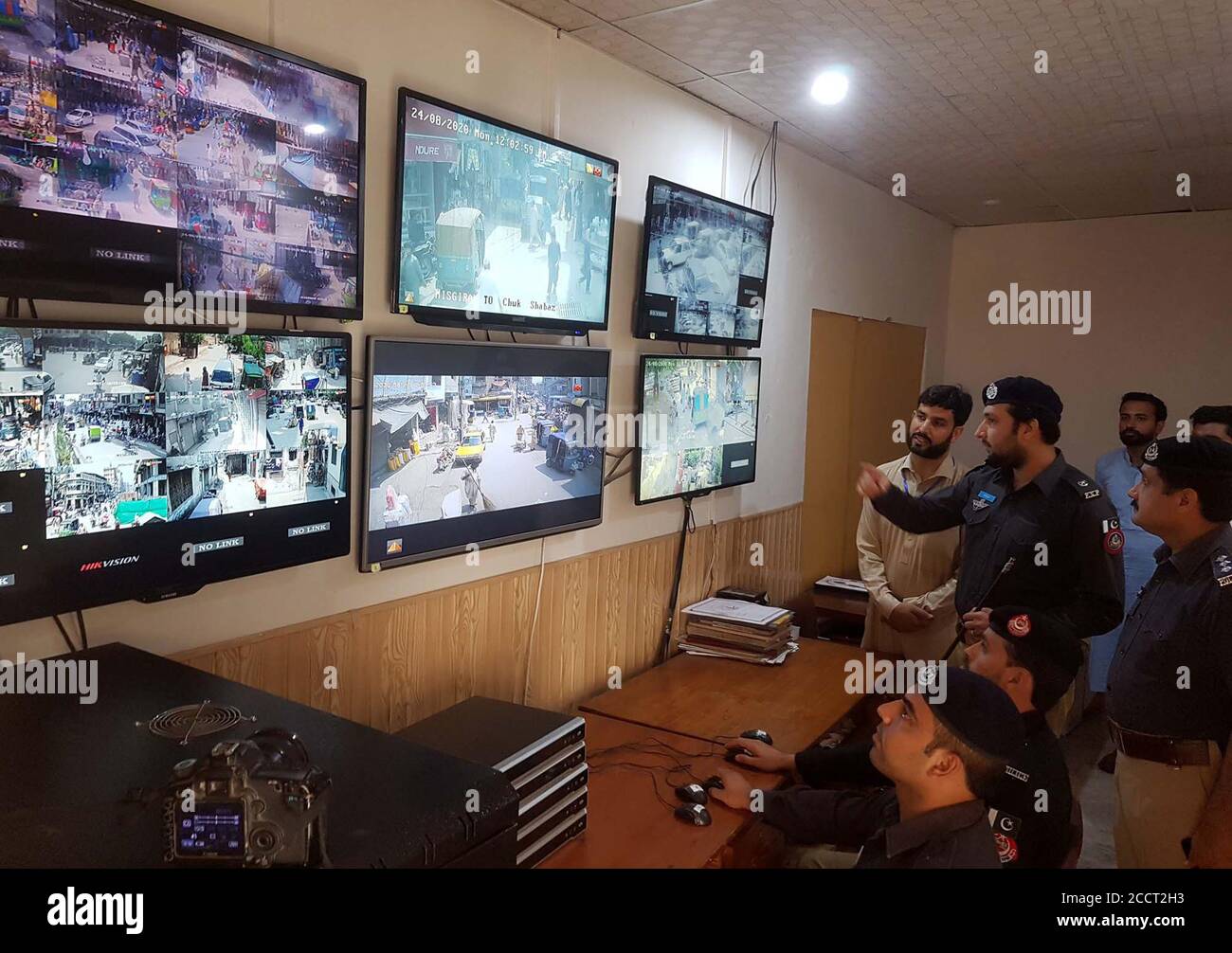 Police station control room hi-res stock photography and images - Alamy