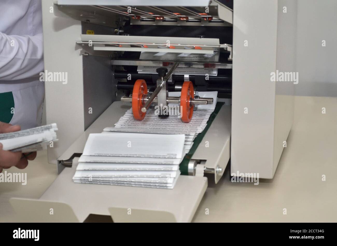 Pharmaceutical label printing hi-res stock photography and images - Alamy