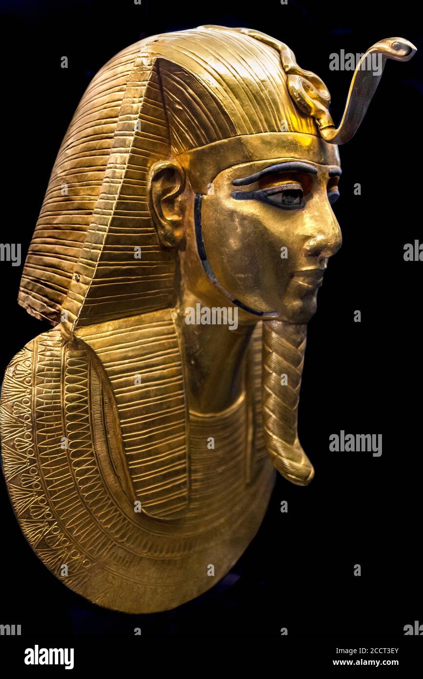 Gold mask of King Psusennes I 991 BC, Tanis, Museum of Egyptian ...