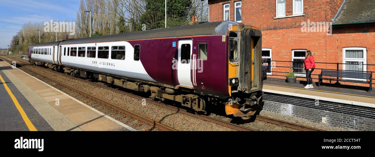 156 917 East Midlands Regional train, Wainfleet All Saints station ...