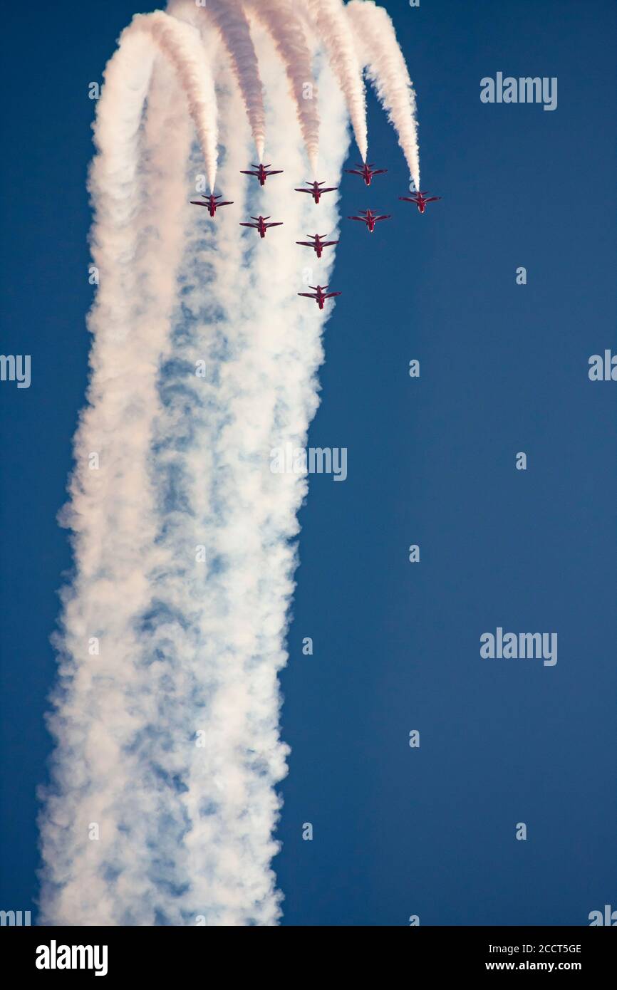 Dubai airshow hi-res stock photography and images - Alamy