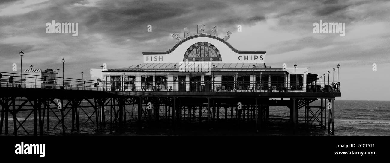 Beach scene cleethorpes lincolnshire uk hi-res stock photography and ...