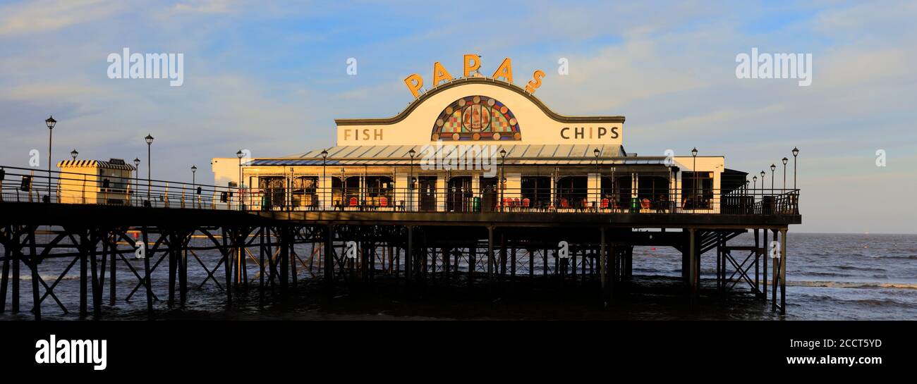 Beach scene cleethorpes lincolnshire uk hi-res stock photography and ...
