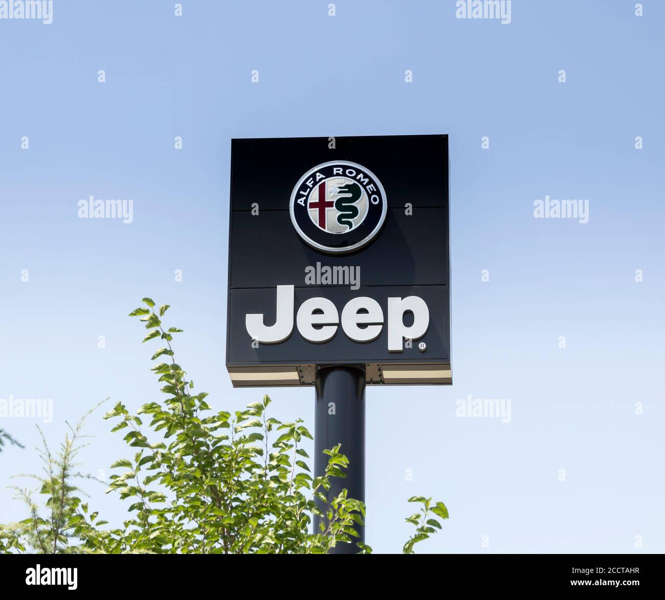 Mopar shop hi-res stock photography and images - Alamy