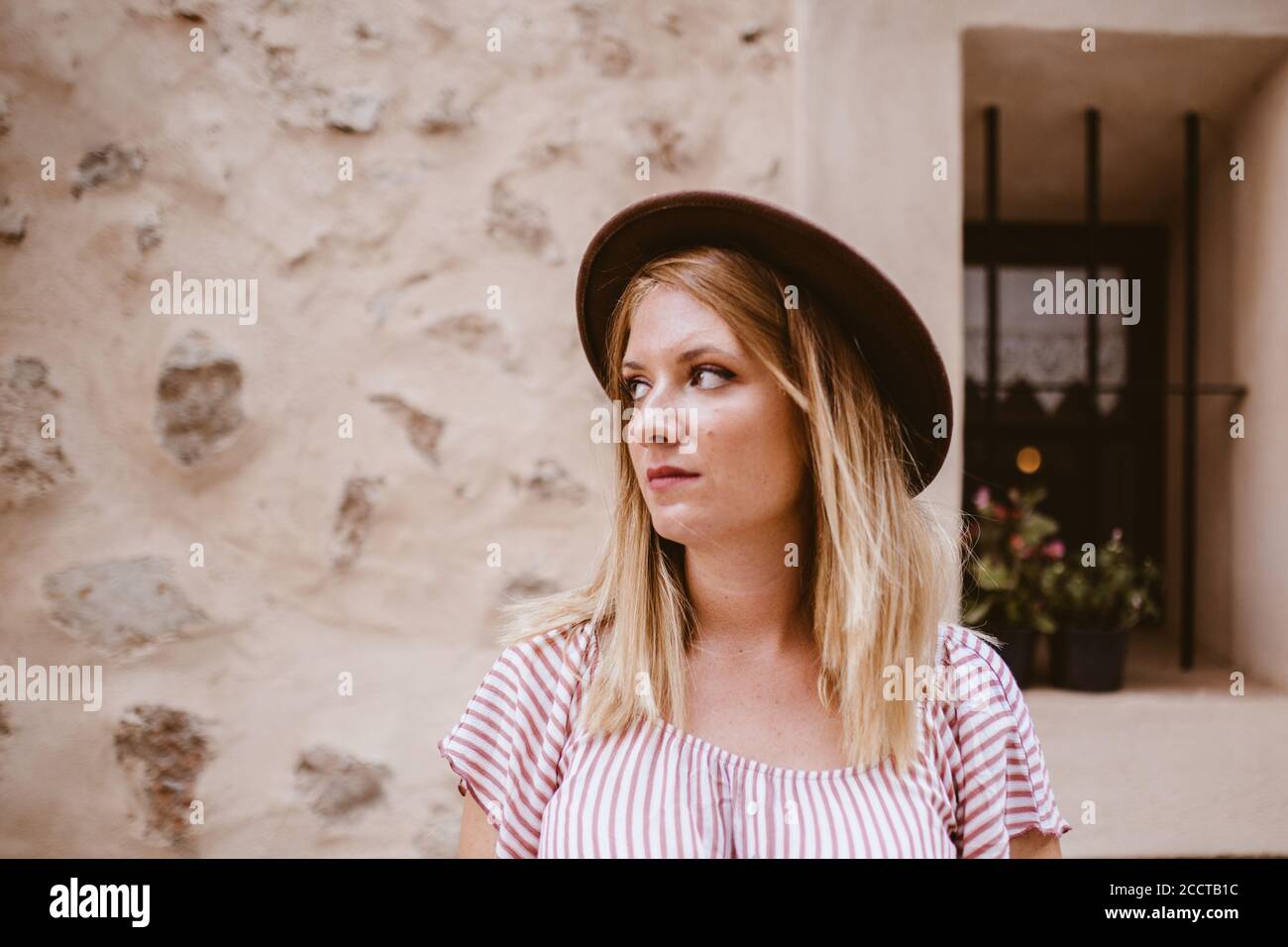 Sideways scenery hi-res stock photography and images - Alamy