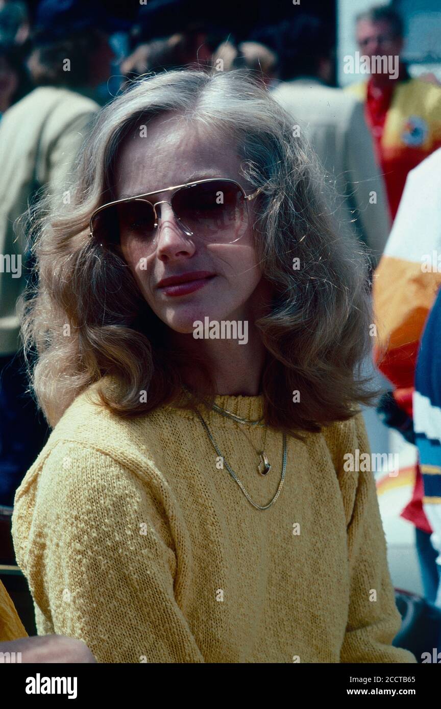 Los Angeles.CA.USA. LIBRARY. Sondra Locke. Early 1980s. ReCap:17.08. ...