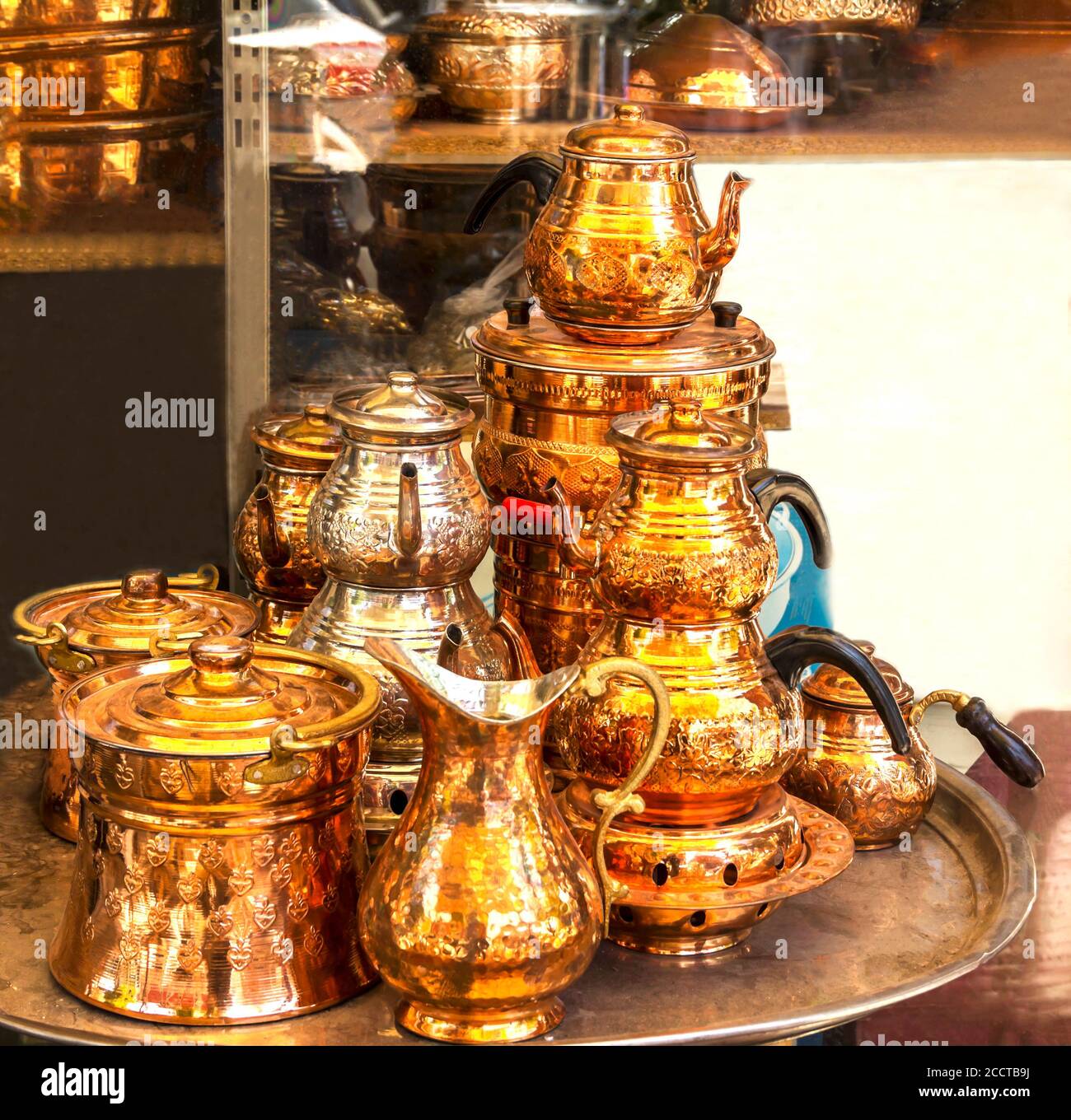 Vintage old style metal kettle Stock Photo - Alamy