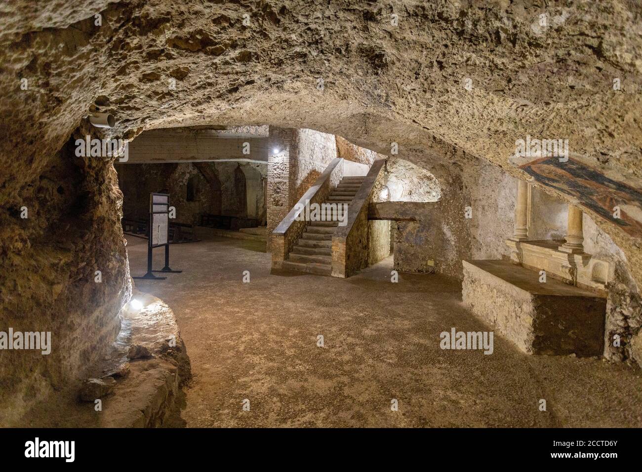 Gothic arched shrine hi-res stock photography and images - Alamy