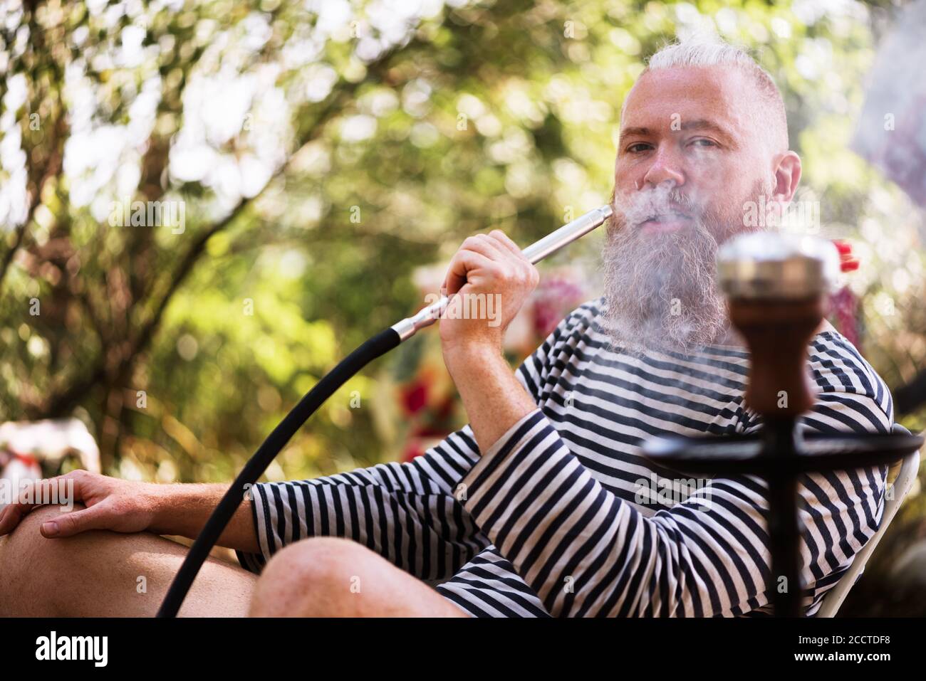 Hookah smoking hi-res stock photography and images - Alamy