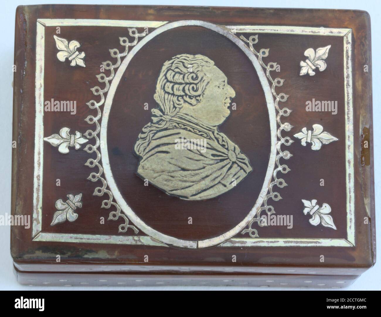 Antique Georgian ladies patch box Pique gold inlay on a blonde tortoise ...