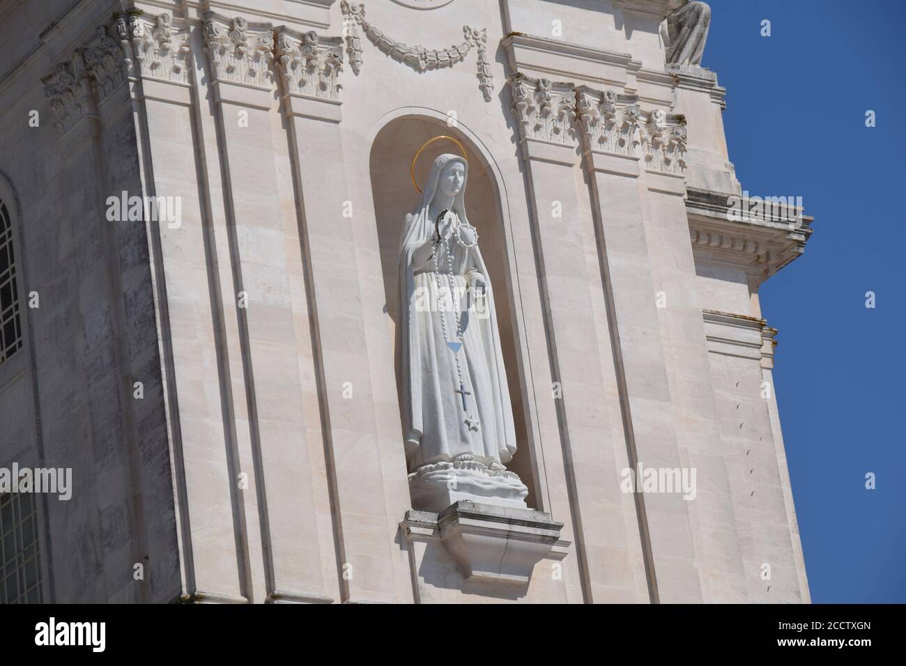 Fatima Portugal inside the church and via sacra pictures in Fatima ...