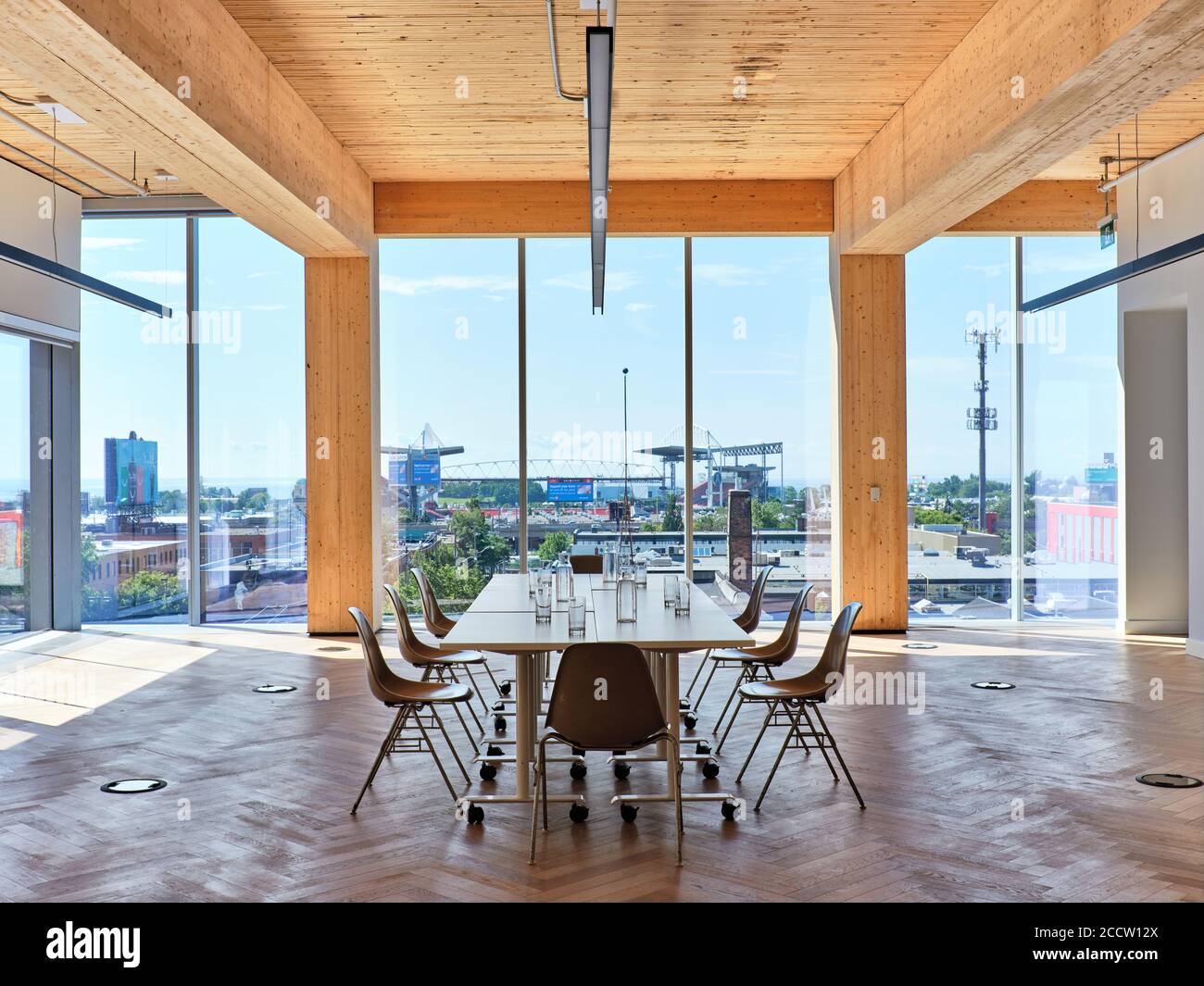 Modern timber frame office building Stock Photo - Alamy