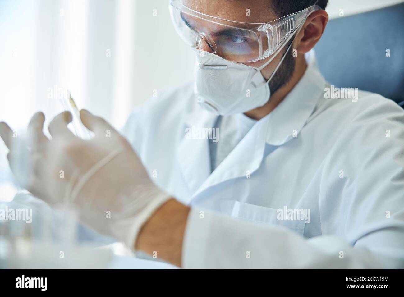 Conducting hand hi-res stock photography and images - Alamy