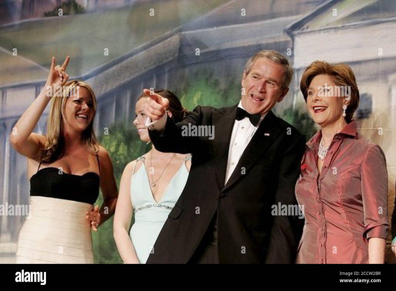 Laura bush jenna bush hi-res stock photography and images - Alamy