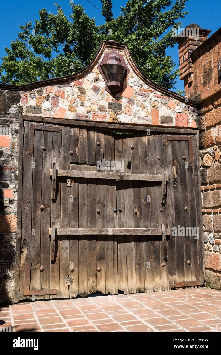 Architectural detail in a Spanish colonial-style building in Ocosingo ...