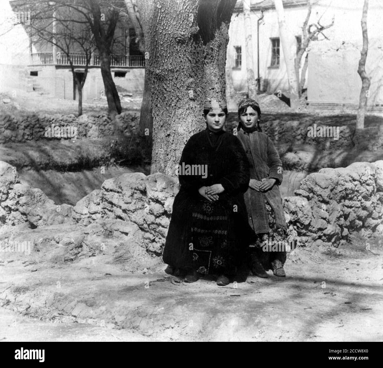 Jewish girls Samarkand 1900s Stock Photo - Alamy