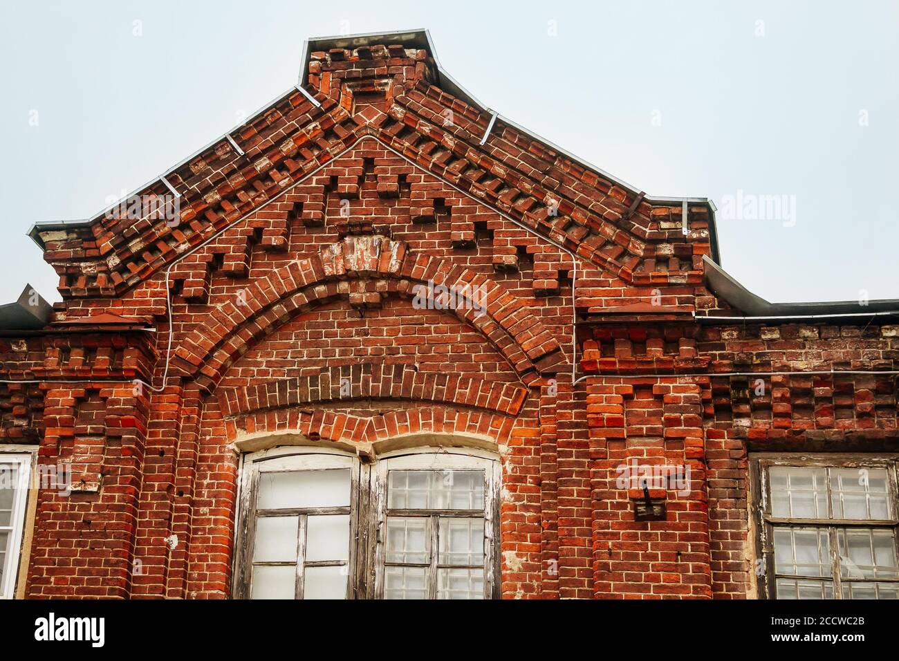 Roof of a beautiful old red brick building Stock Photo - Alamy