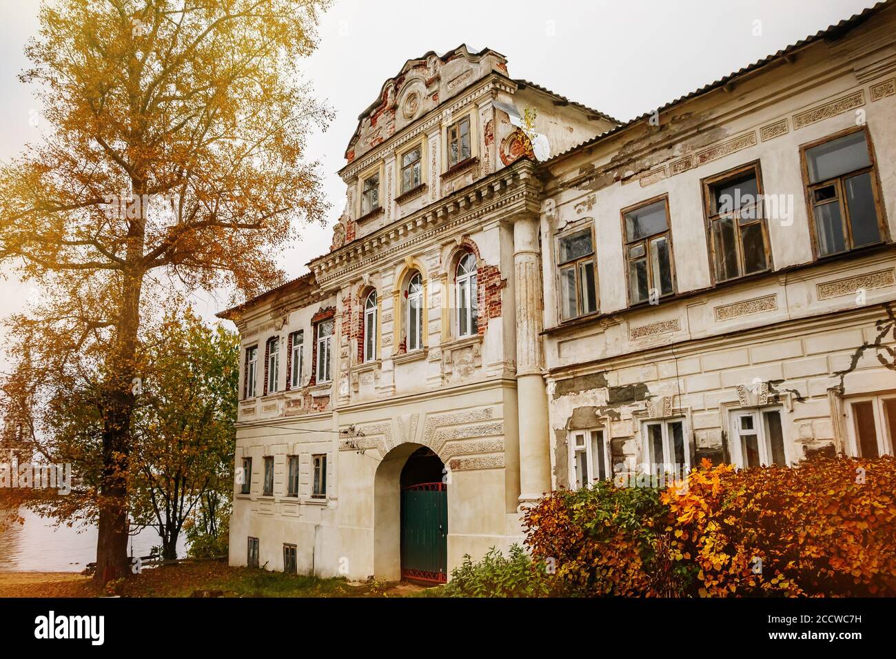 Beautiful old house hi-res stock photography and images - Alamy
