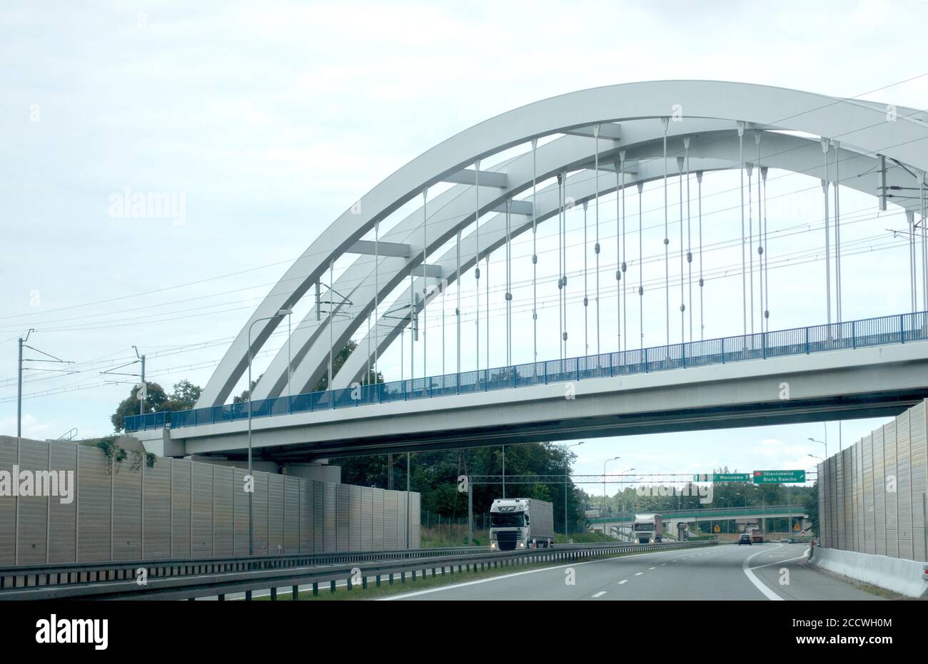 Modern curved bridge hi-res stock photography and images - Alamy