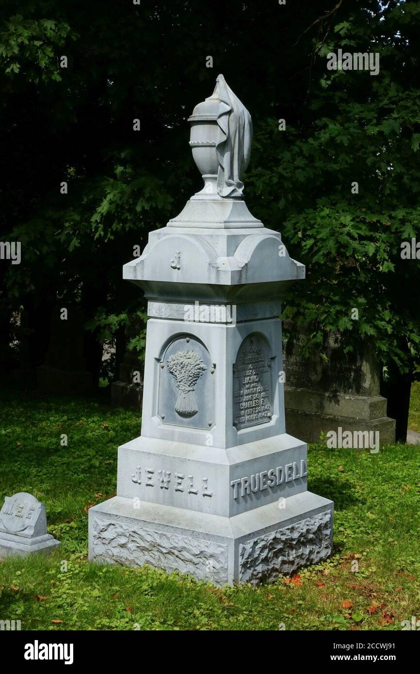 Jewell Truesdell - Newton Cemetery & Arboretum - Newton Center, MA ...