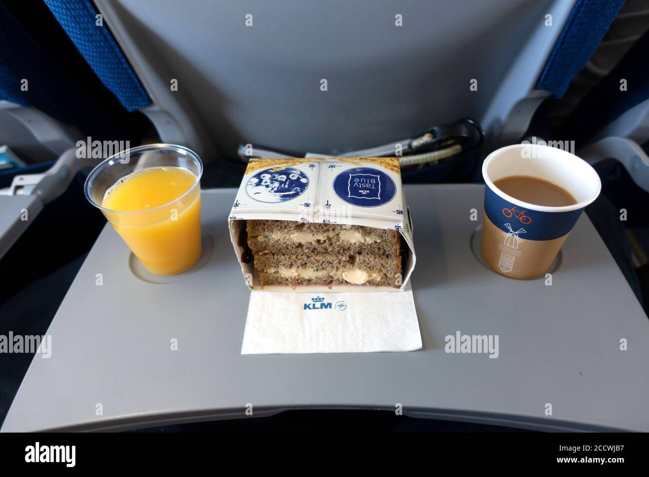 Airplane food tray hi-res stock photography and images - Alamy