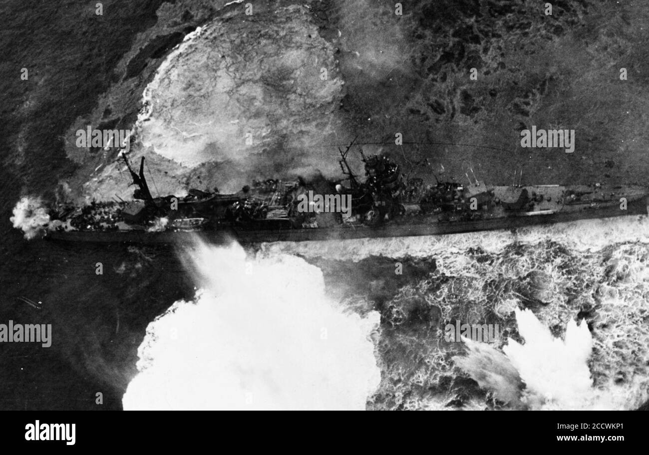 Japanese light cruiser Yahagi under attack by U.S. planes, 7 April 1945 ...