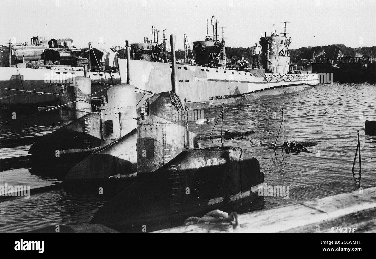 Japanese submarine Ha-101 Ha-102 Ha-104 1945 Stock Photo - Alamy