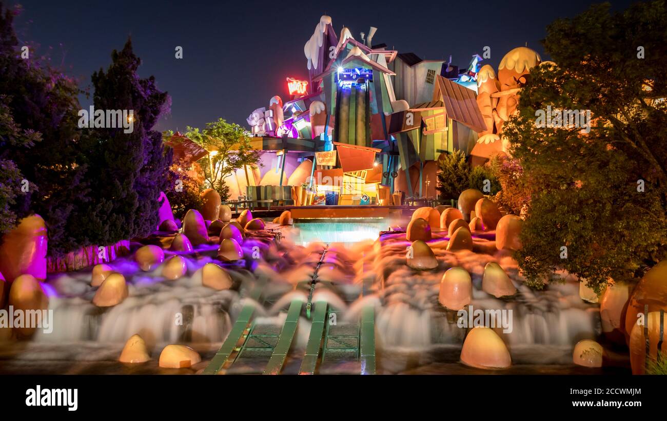 The amazing log flume ride at Island's of Adventure Stock Photo - Alamy