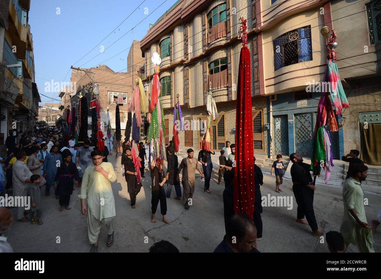 Peshawar, Pakistan. 24th Aug, 2020. Mannat Alam procession passing ...