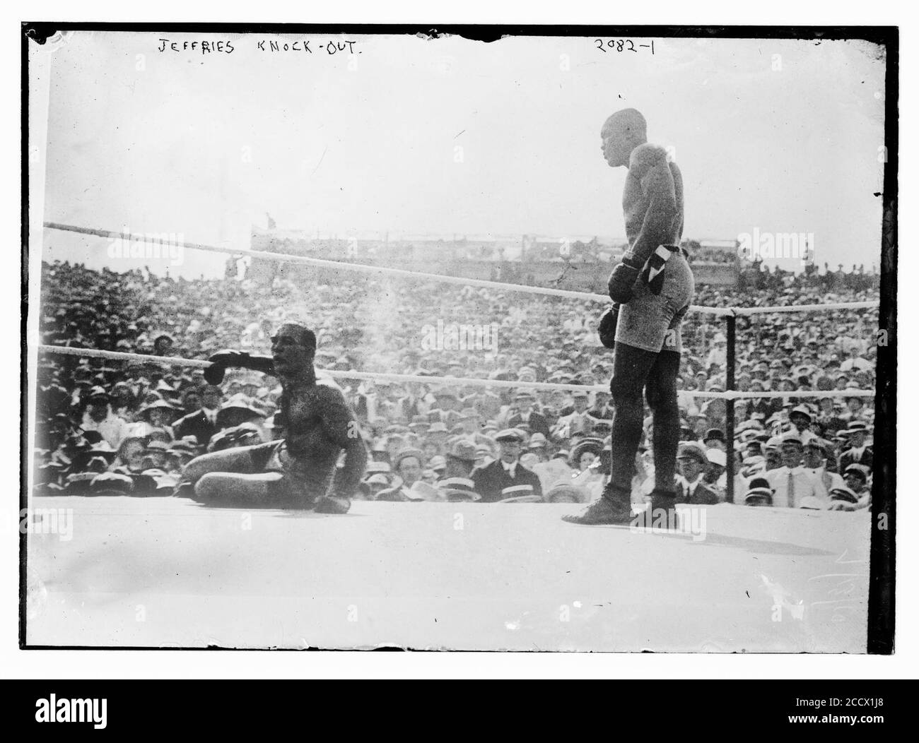 Vintage knock out hi-res stock photography and images - Alamy
