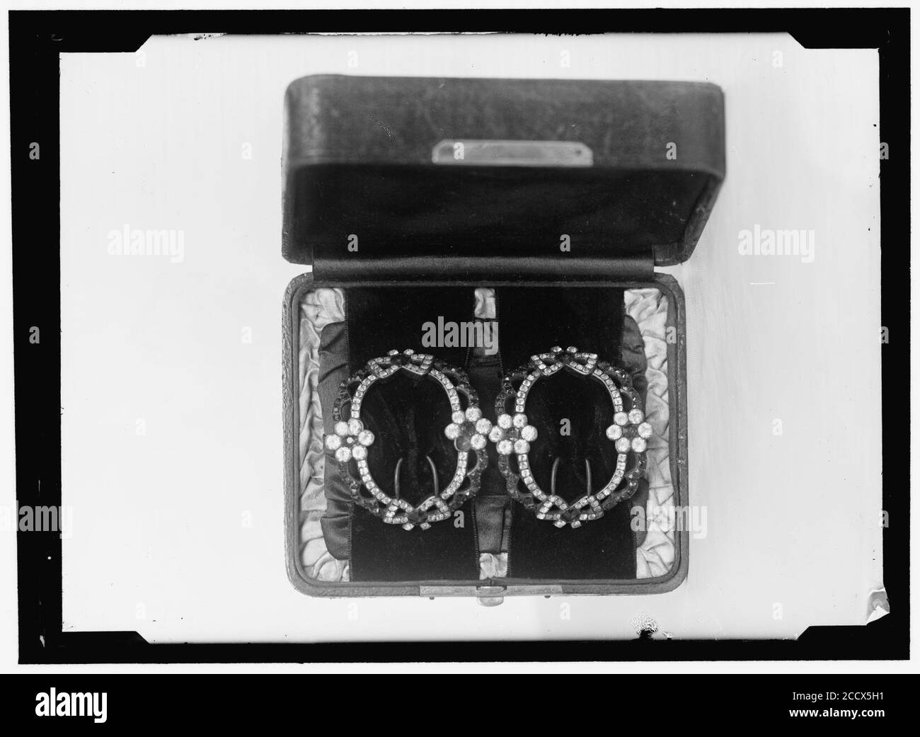 Archival jewelry Cut Out Stock Images & Pictures - Alamy