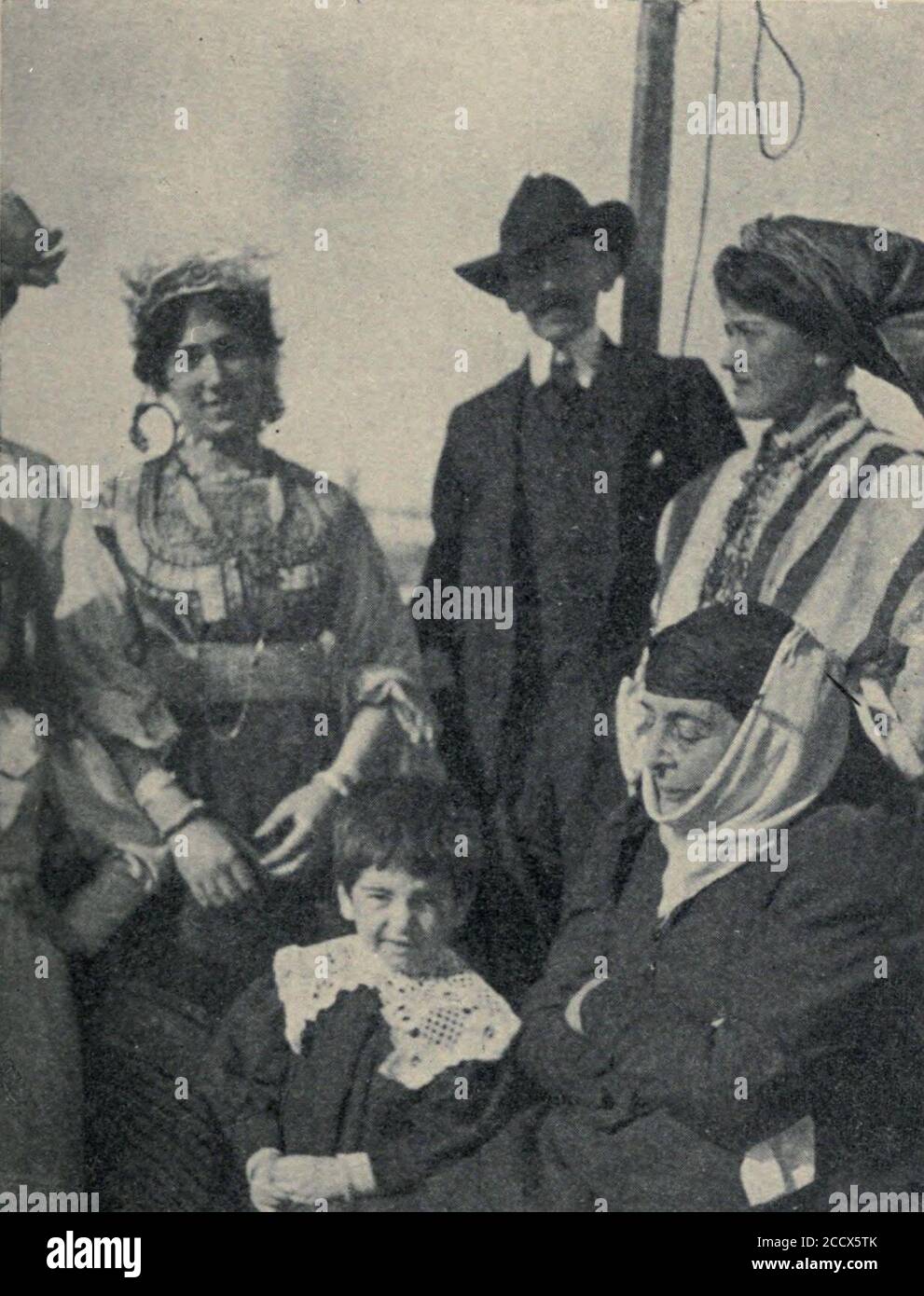 Costumes of jews hi-res stock photography and images - Alamy