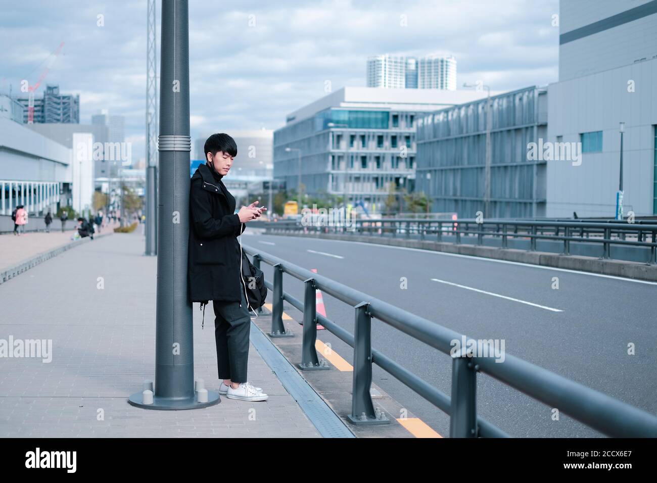 Asian sidewalk hi-res stock photography and images - Alamy