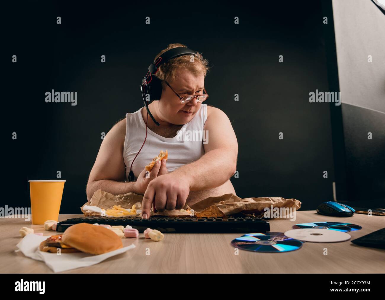 Fat business man desk hi-res stock photography and images - Alamy
