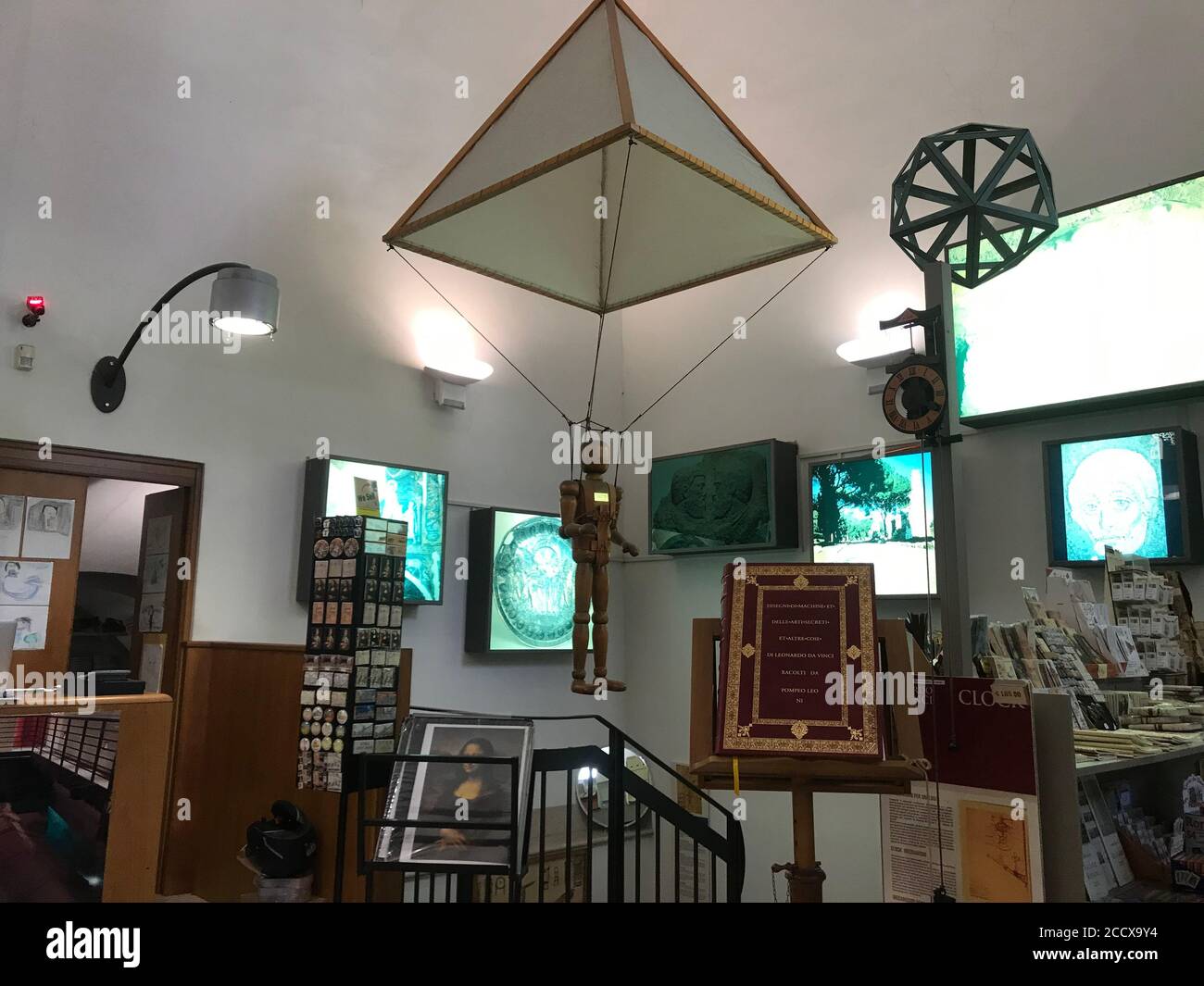 Leonardo da Vinci's invention of the parachute, exhibition in Rome ...