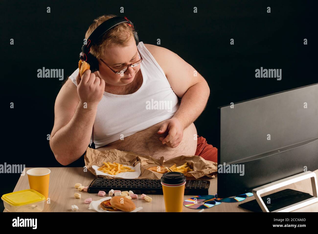 Overweight computer junk hi-res stock photography and images - Alamy