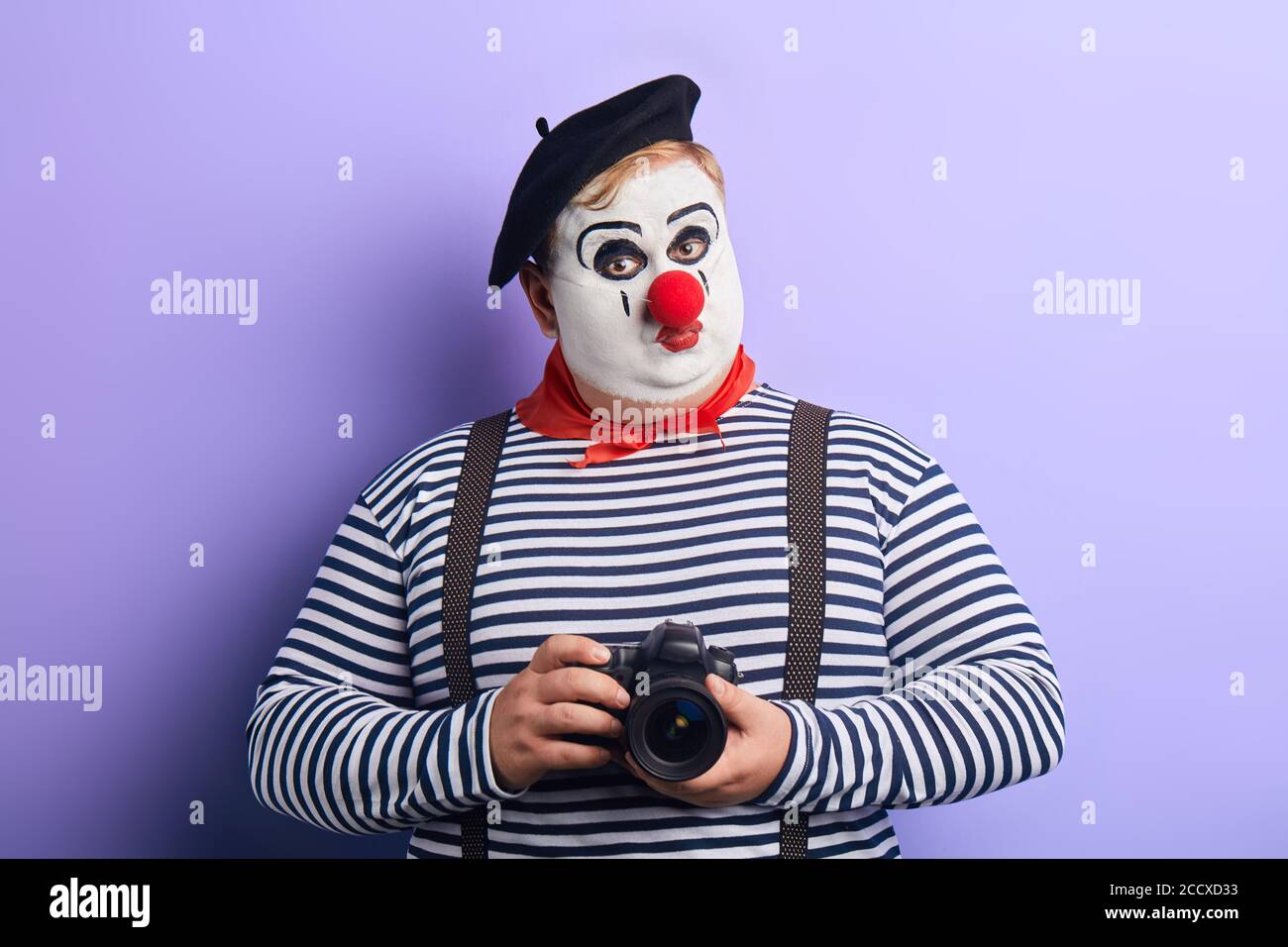 Mime artist with boy hi-res stock photography and images - Alamy