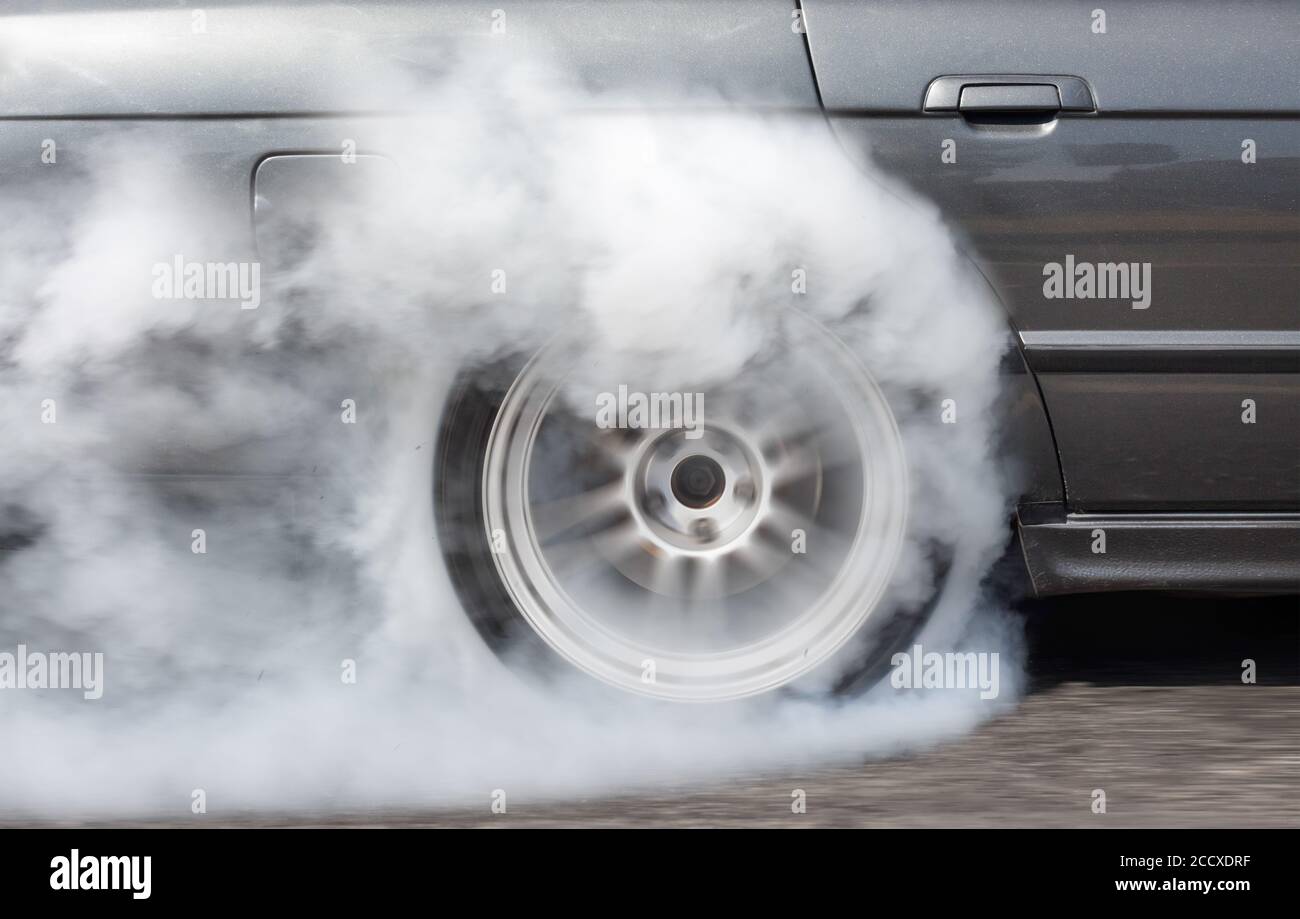 Stunt road smoke hi-res stock photography and images - Alamy