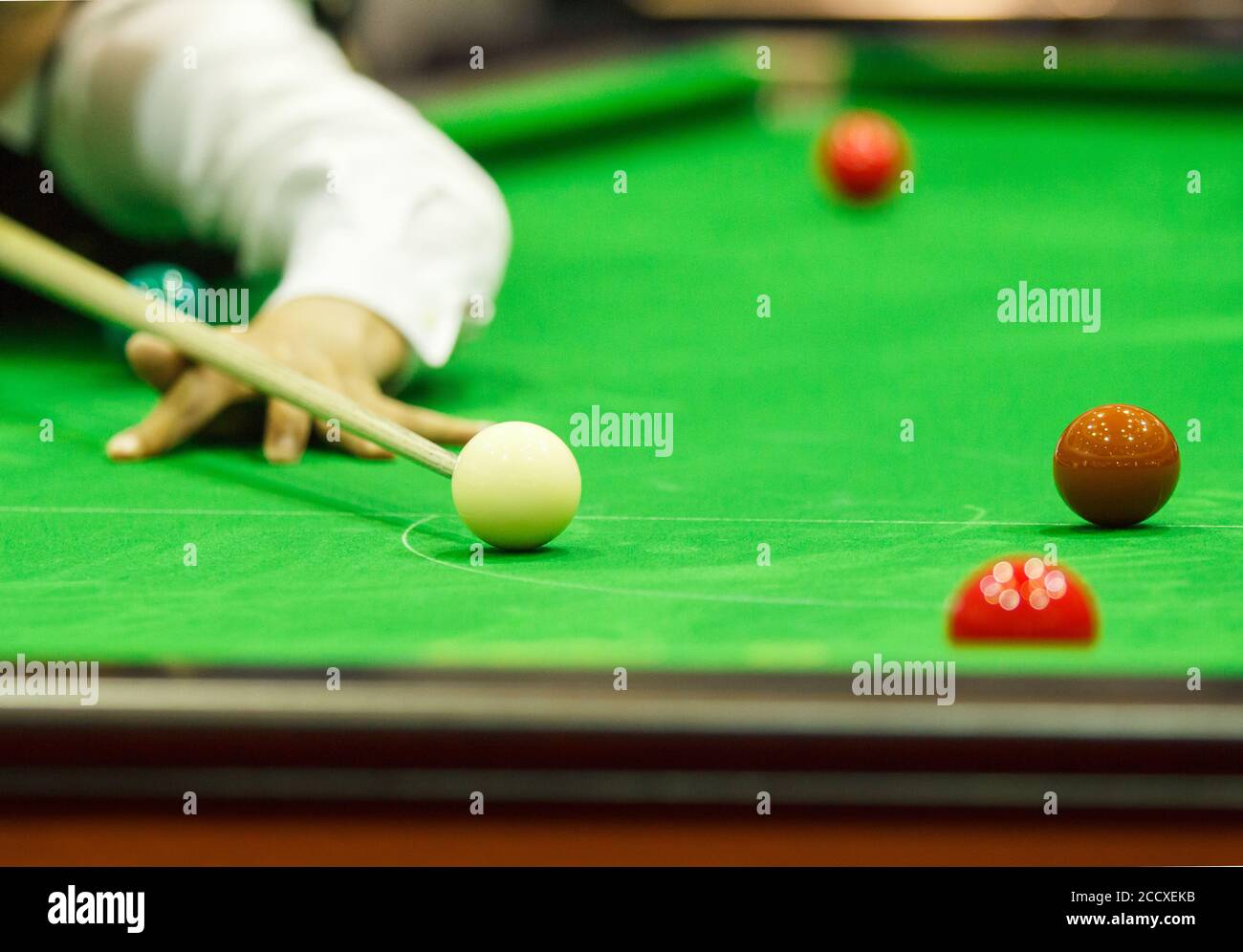Pool ball collision hi-res stock photography and images - Alamy