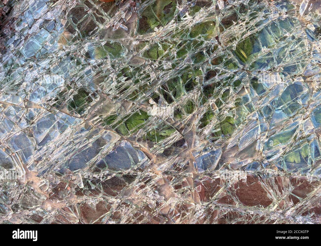Glass crack texture hi-res stock photography and images - Alamy