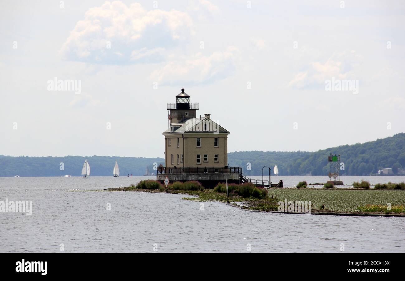 Rondout Lighthouse on the west side of the Hudson River, view south ...
