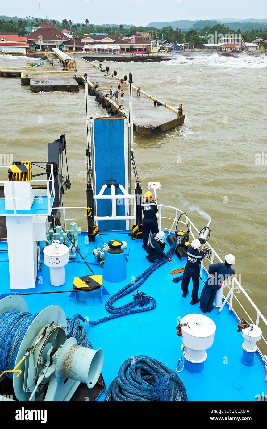 Rough sea crew work hi-res stock photography and images - Alamy