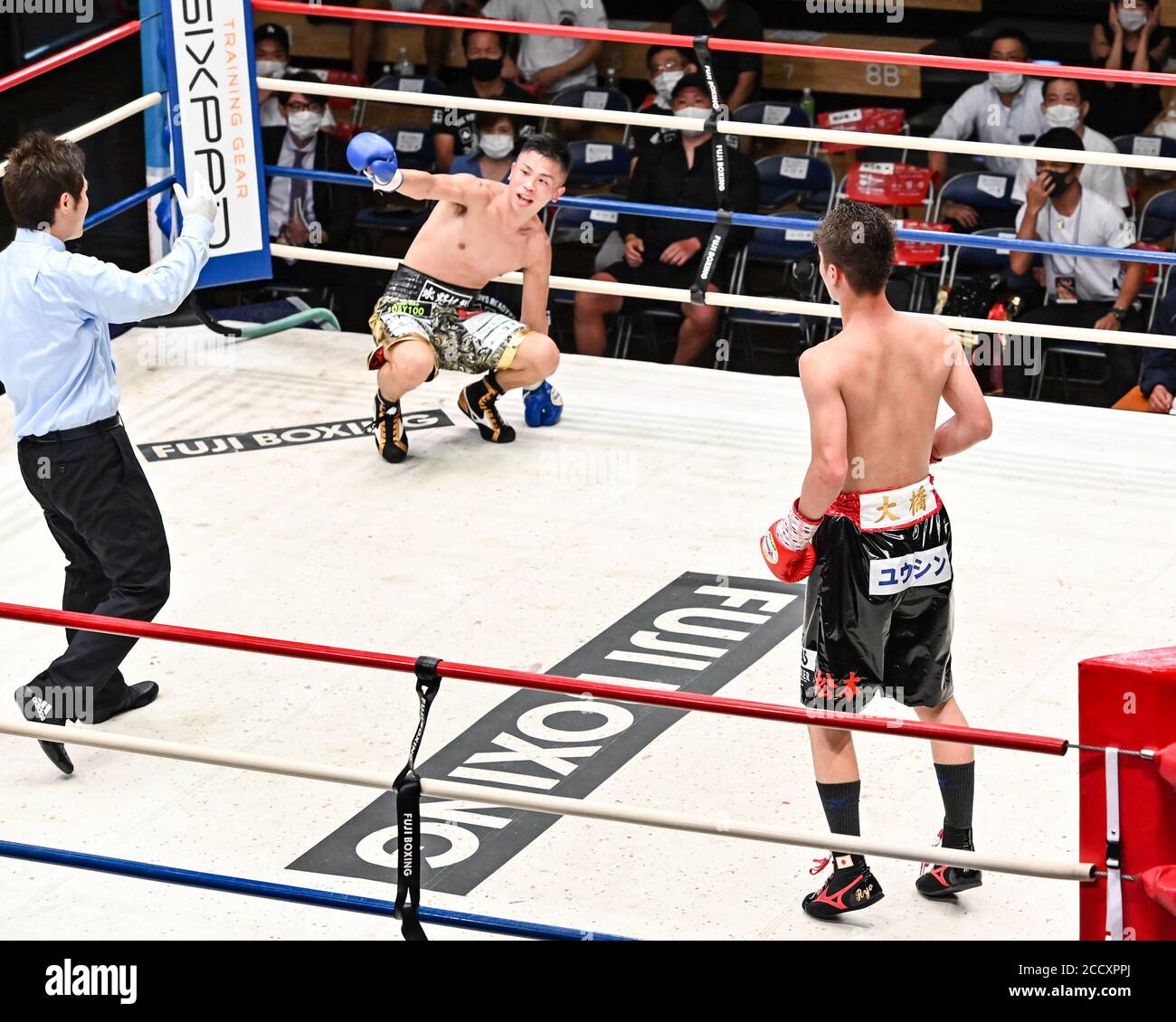 Tokyo, Japan. 24th Aug, 2020. (R-L) Ryo Matsumoto, Takuya Mizuno Boxing ...